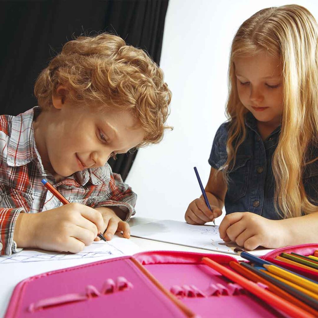 Desenho Kids e Teens - Escola Tech Hero